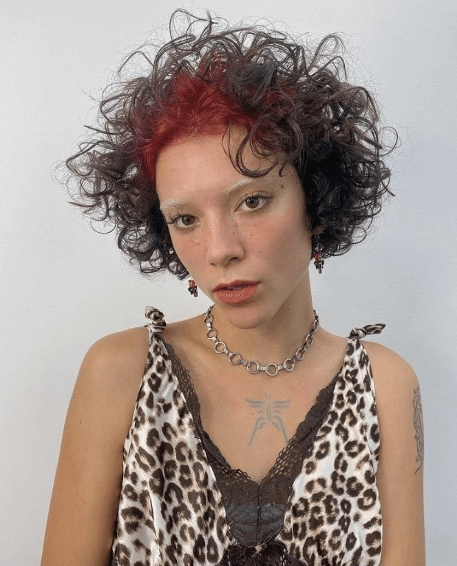 Molly Hayward Proves Secondhand Clothes Are Not Just Trash